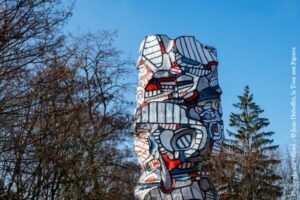 Tour aux Figures Jean Dubuffet : une œuvre d’art unique